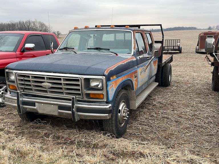 1986 Ford F350 Flatbed Truck with title, A $25 TITLE FEE WILL BE ADDED ...