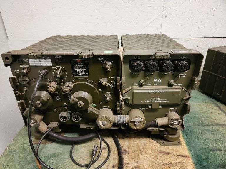 US Military Receiver/Transmitter RT-68 and Power Supply - Metzger ...