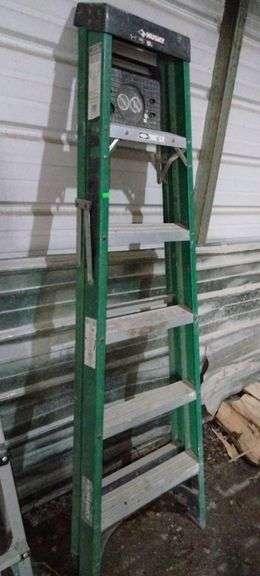 Husky 6ft step ladder - Metzger Property Services LLC