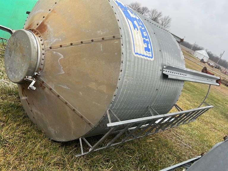 Hog Slat 4 Ton Bulk Feed Bin - Metzger Property Services LLC