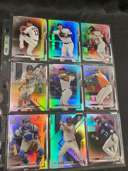 36 Baseball card assortment including reflective cards - Metzger ...