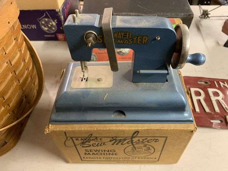 Kayanee Sew Master Sewing Machine - Metzger Property Services LLC