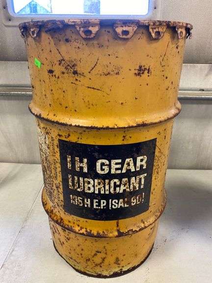 International Harvester Gear Lubricant barrel 25in tall - Metzger ...