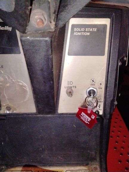 Simplicity 5212.5 hydro lawn tractor with mower deck - Metzger Property ...