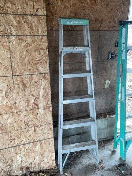 Louisville aluminum 6 foot step ladder - Metzger Property Services LLC
