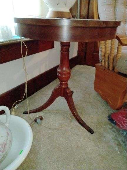 Duncan Phyfe Round table - Metzger Property Services LLC