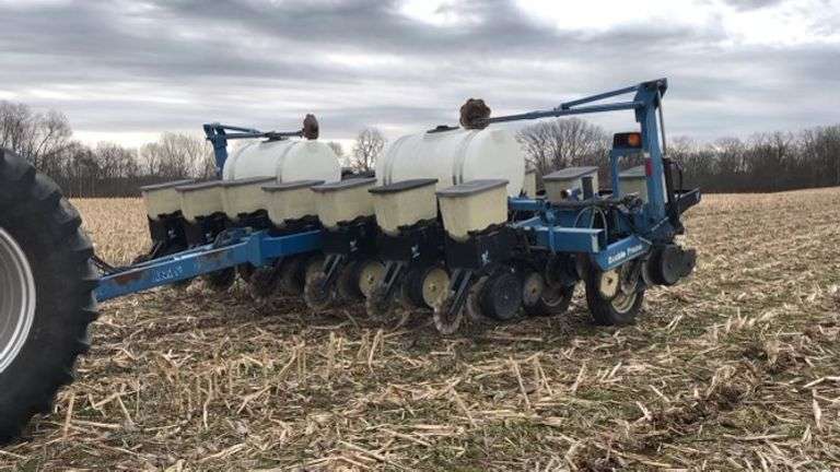 Kinze 2000 8-15 Row Planter, Comes with: Monitor, Seed Disc Openers, No ...