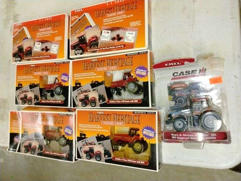 Case International tractors 1/64 scale with trading cards and Case ...