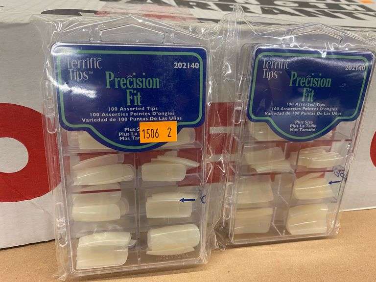 Two boxes of 100 assorted tips - Metzger Property Services LLC