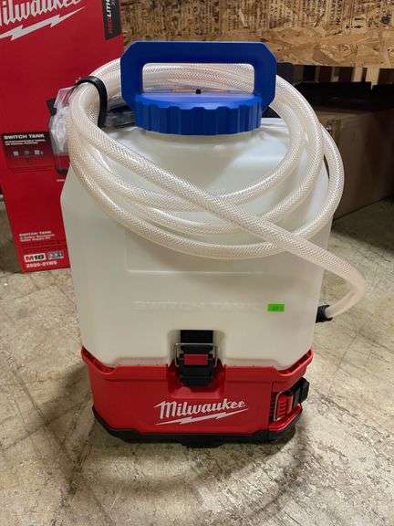 Milwaukee M18 Switch Tank 4-Gallon Backpack Water Supply Kit - Metzger ...