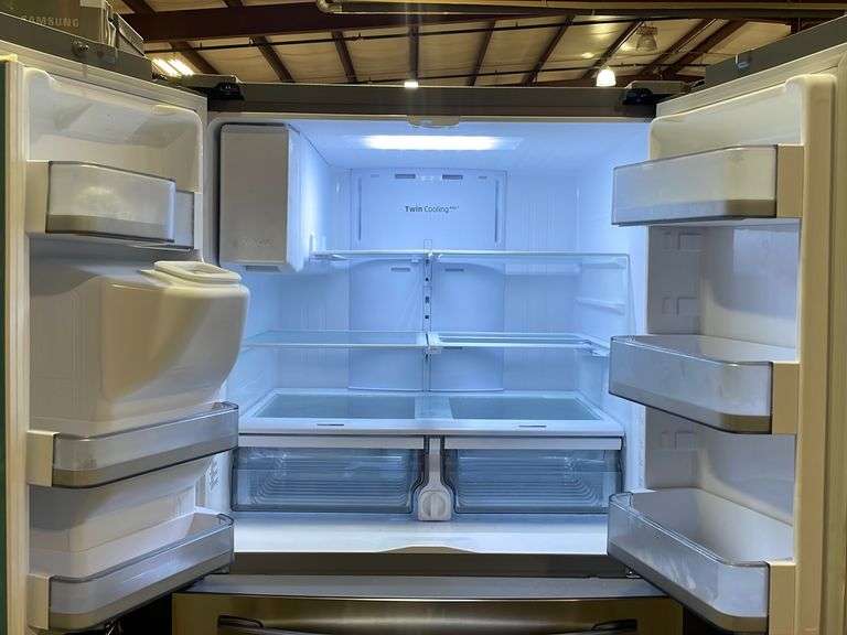 Samsung 28 cu. ft. 4-Door French Door Refrigerator in Fingerprint ...