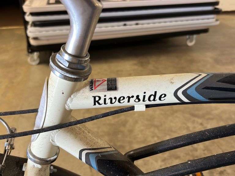 Schwinn Riverside Bicycle - Metzger Property Services LLC