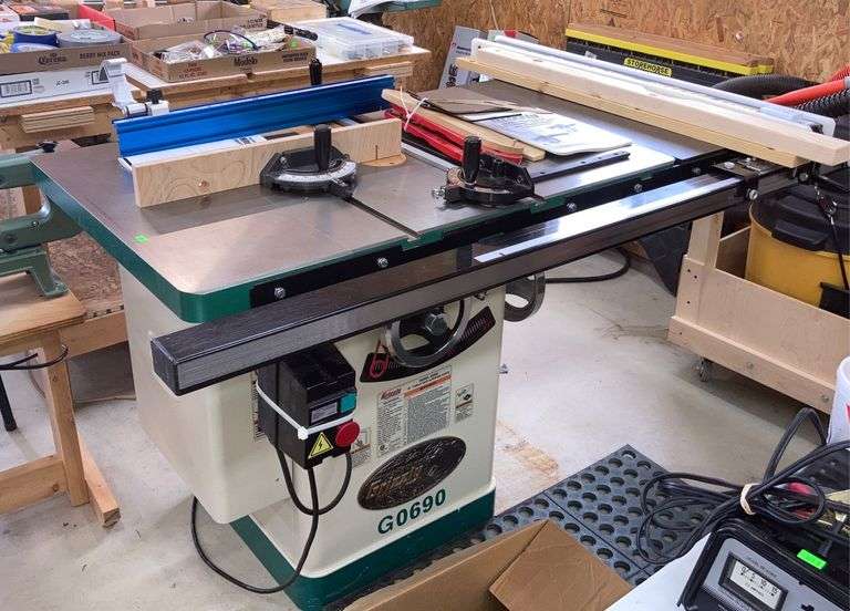 Grizzly cabinet making table saw G0690 - Metzger Property Services LLC