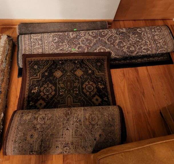 Assorted rugs and runners - assorted sizes - Metzger Property Services LLC