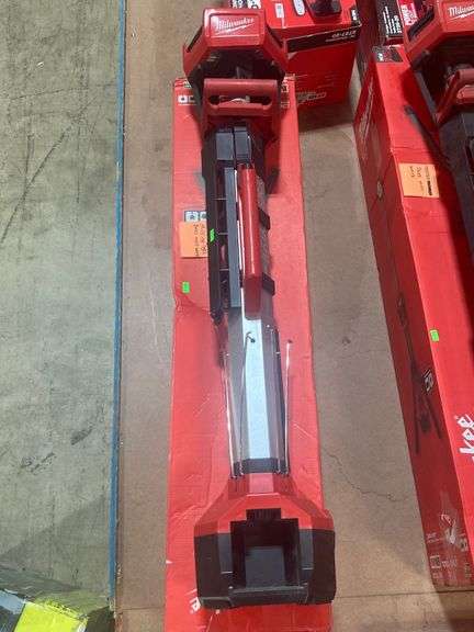 Milwaukee M18 Rocket 2500 lm LED Dual Power Tripod Tower Light Missing ...