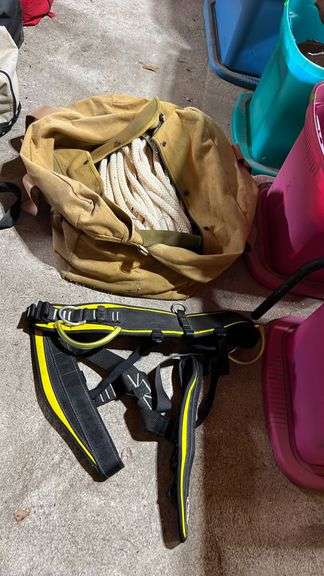 Climbing ropes, harness, carrying bag - Metzger Property Services LLC