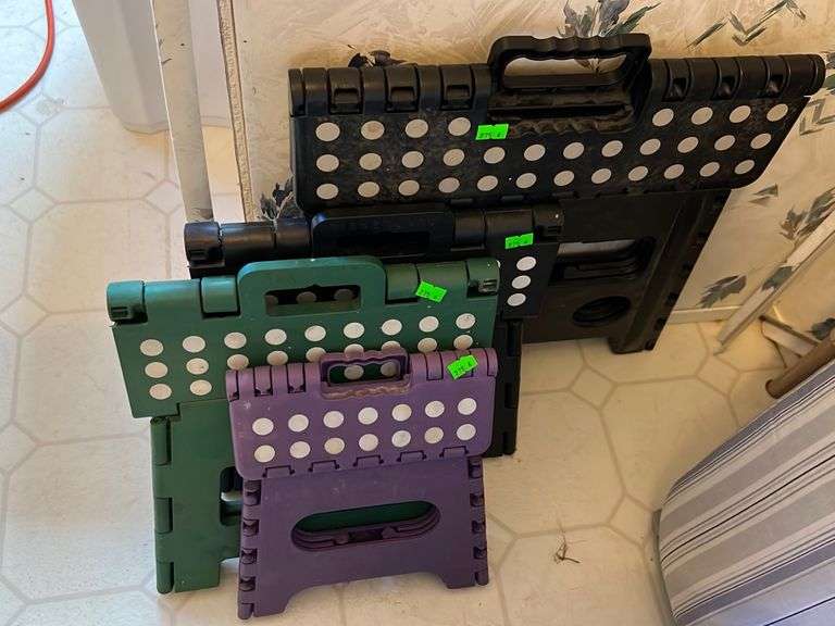 (4) Portable Step Stools - Metzger Property Services LLC