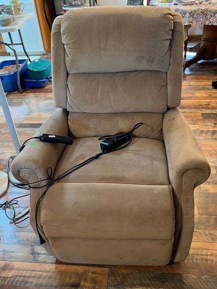 Ultra Comfort Lift Chair - Metzger Property Services LLC