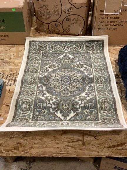2’x3’ rug - Metzger Property Services LLC