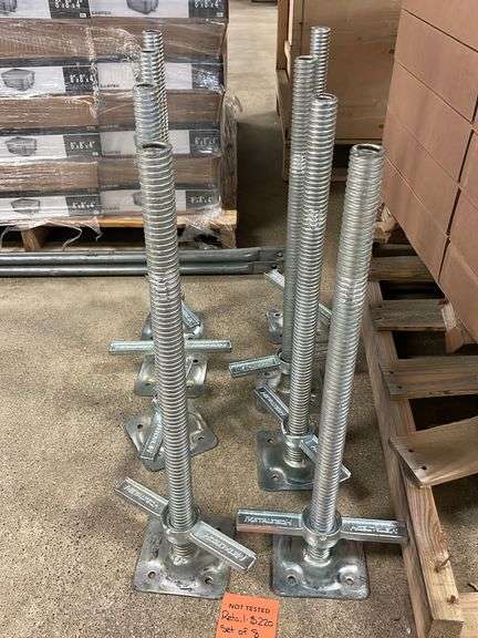 Set of 8 Scaffolding legs - Metzger Property Services LLC