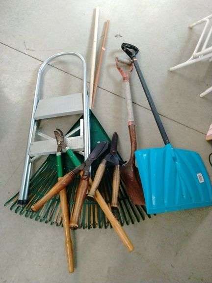 Step ladder, rakes, shovels, trimmers, hand saw - Metzger Property ...