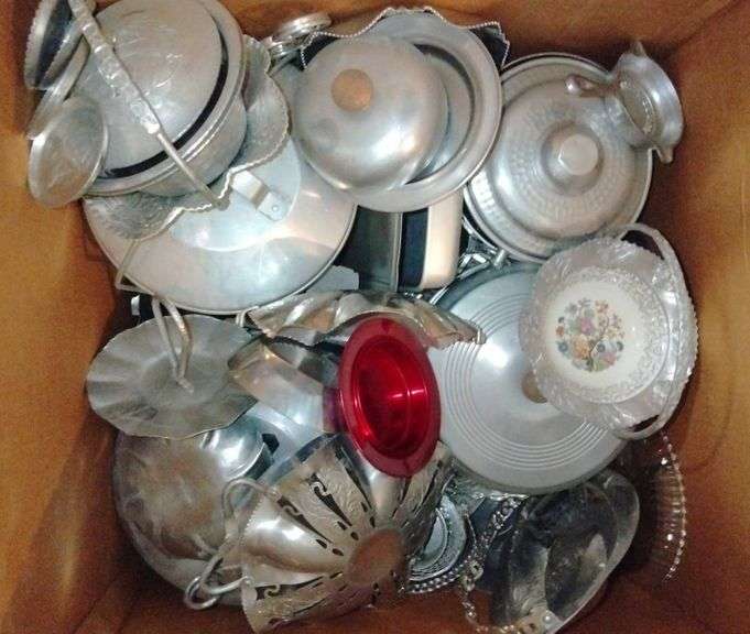 Aluminum ware assortment - Metzger Property Services LLC