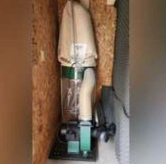 2 HP dust collector model number 97869 - Metzger Property Services LLC