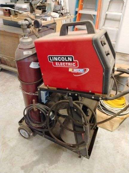 Lincoln Electric Pro-Mig 135 Welder - Metzger Property Services LLC