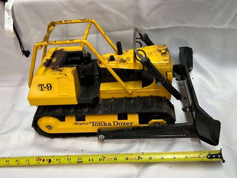 Tonka mighty dozer, T – 9, Metal on rubber tracks - Metzger Property ...