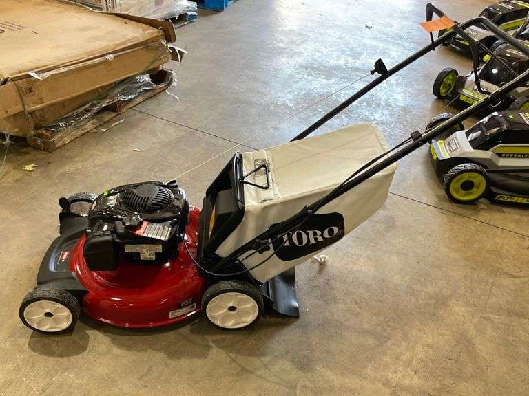 Toro self-propelled 21 inch push mower with bagger - Metzger Property ...