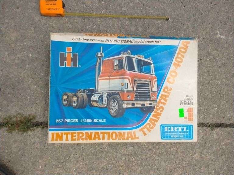 Ertl International Transtar Co-4070a 1/25 scale truck kit - Metzger ...