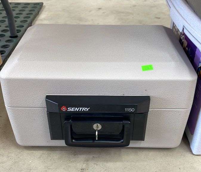 Sentry 1150 Locked Box with Key - Metzger Property Services LLC