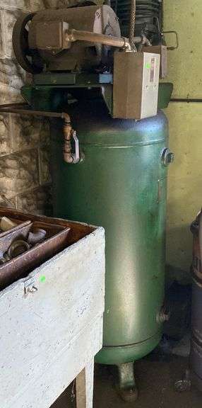 Dresser 50-gallon Air Compressor - Metzger Property Services LLC