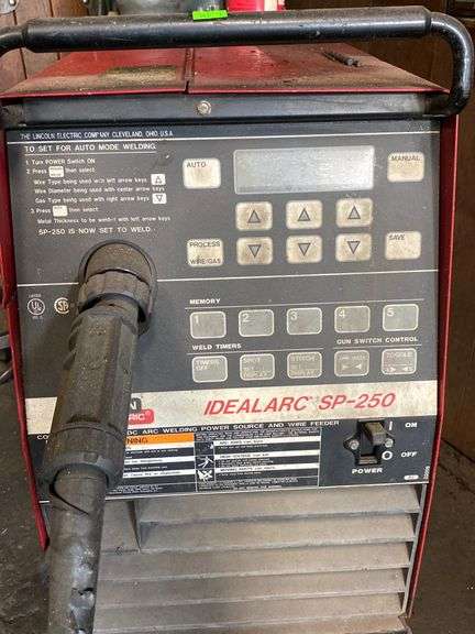Lincoln Electric IdealArc SP-250 Mig Welder - Metzger Property Services LLC