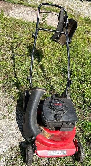 Snapper push mower with Briggs and Stratton quantum power engine ...