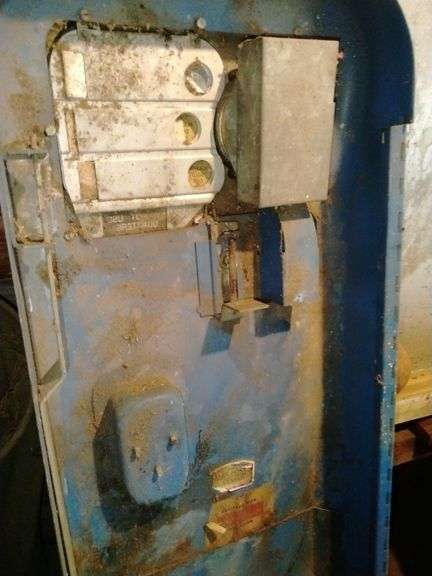 Soda machine coin mechanism and selector panel - Metzger Property ...