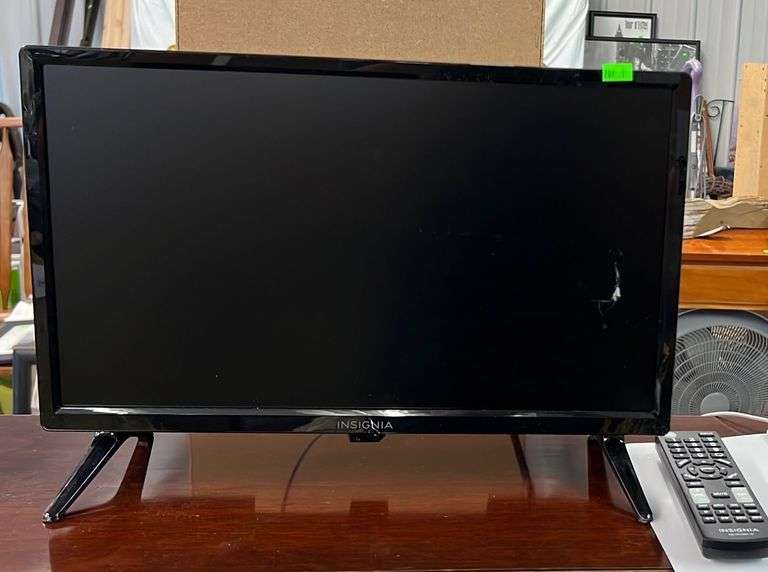 Insignia 18” Flat Screen TV with remote - Metzger Property Services LLC