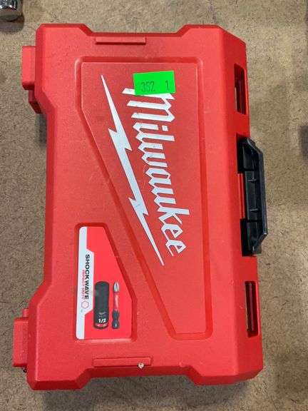 Milwaukee bit set in plastic case - Metzger Property Services LLC