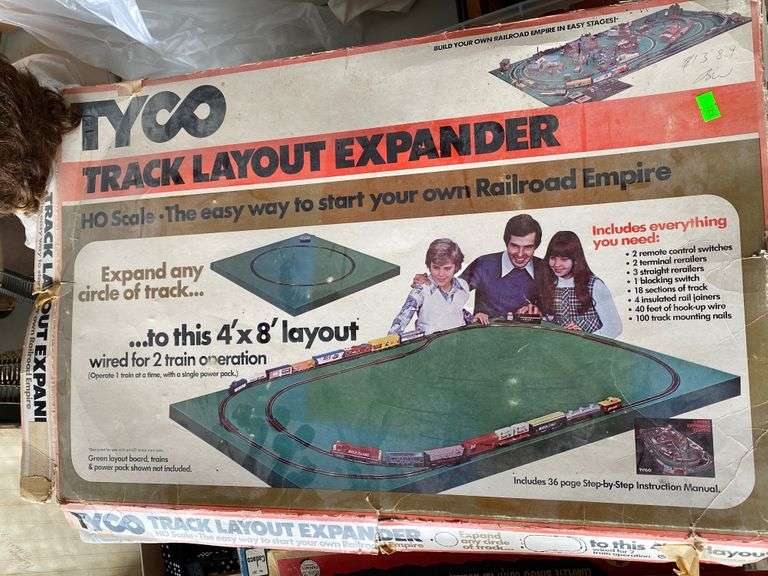 Tyco Track layout expander and train cars - Metzger Property Services LLC