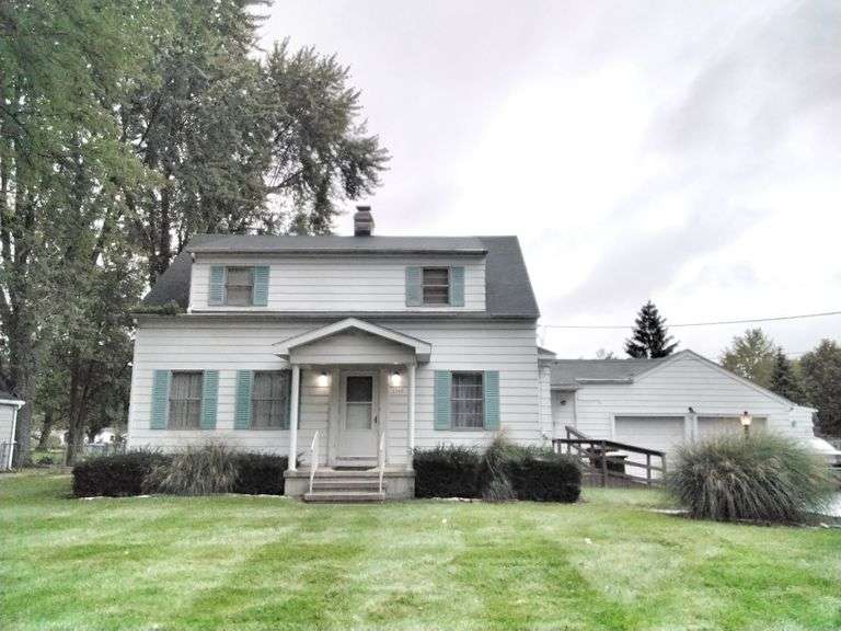 BEAUTIFUL CAPE COD HOME ON A HALF ACRE WITH IN-GROUND POOL! FORT WAYNE ...