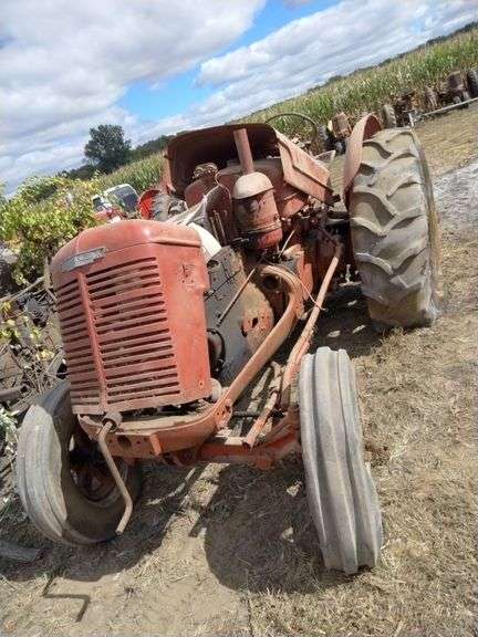 International W9 Tractor - Metzger Property Services LLC