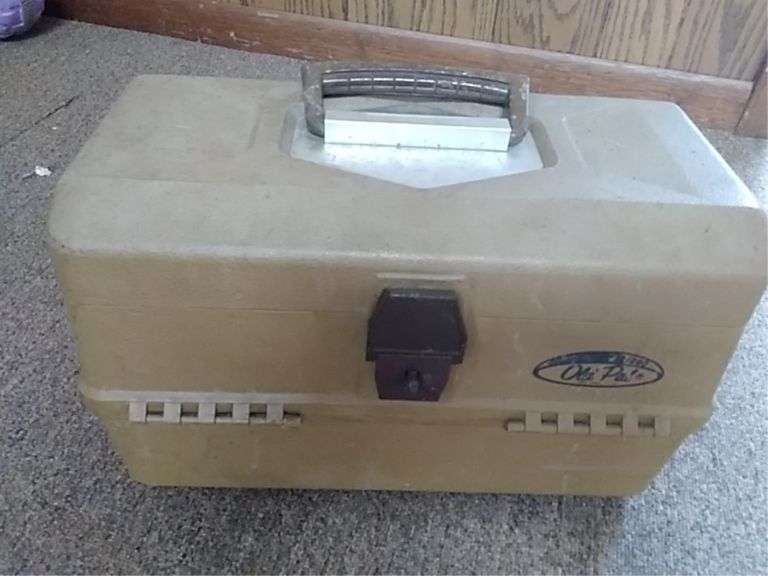 Old pal tackle box and contents - Metzger Property Services LLC
