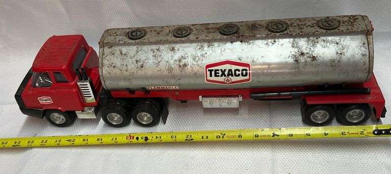 Texaco Semi-tractor trailer fuel hauler, tractor is plastic, fuel ...