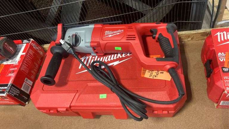 Milwaukee 8 Amp Corded 1 in. SDS D-Handle Rotary Hammer - Metzger Property Services LLC