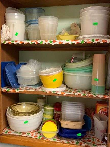 Tupperware, Rubbermaid & Plastic Storage Container Asst. - Metzger ...