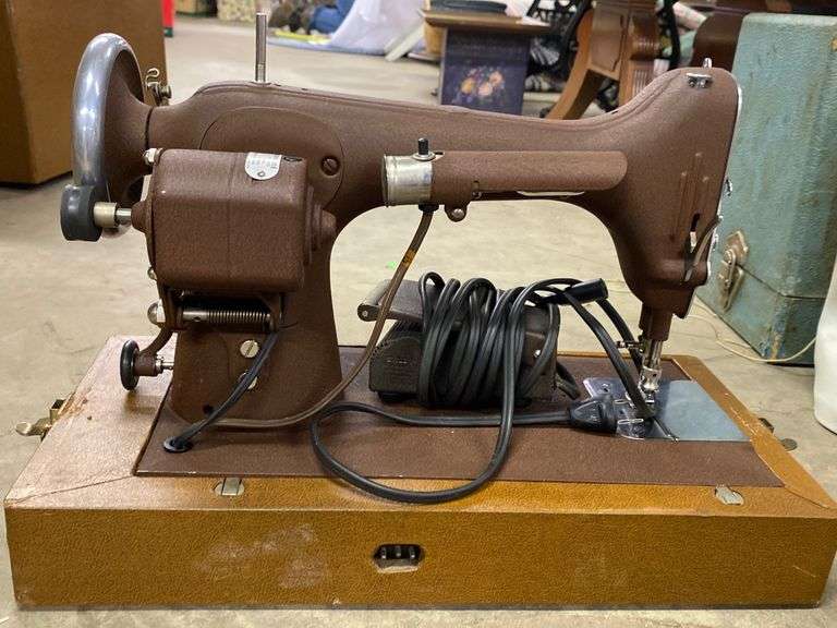 Vintage Free-Westinghouse Sewing Machine #NLR639552 with foot pedal and ...