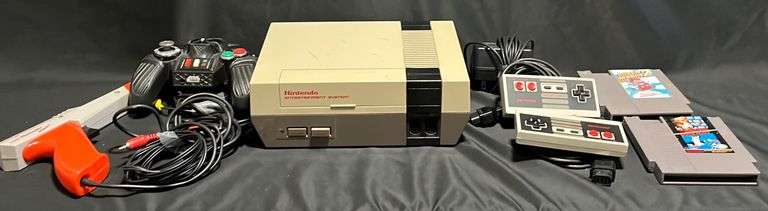 Nintendo NES-001 with controllers and 1985 zapper, Darth Vader ...