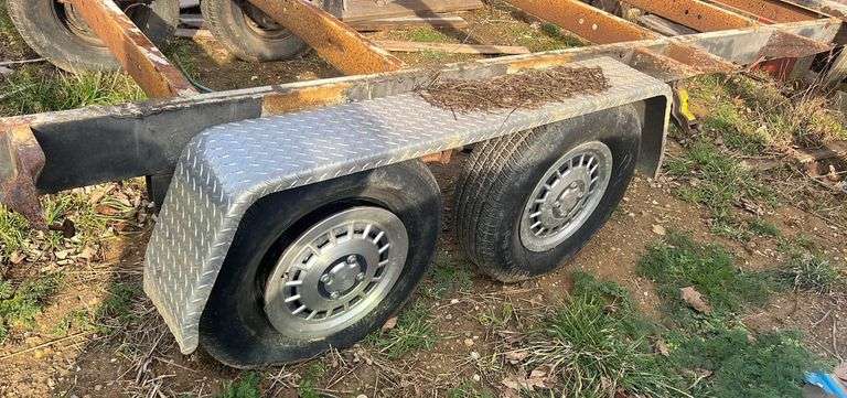 Tandem Axle 5th Wheel Trailer (NO TITLE) - One tire flat and a couple ...