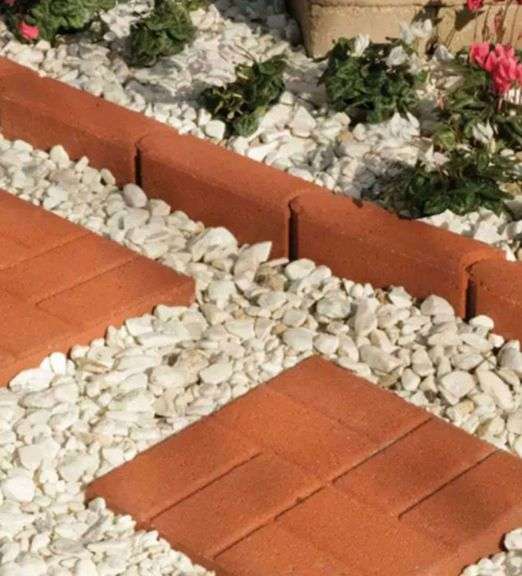 Vigoro 0.5 cu. ft. Bagged Marble Chip Landscape Rock - Metzger Property ...