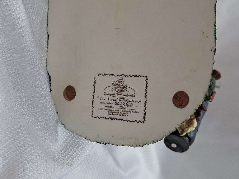 The Laaf collection golfer figurine 14" tall - Metzger Property ...